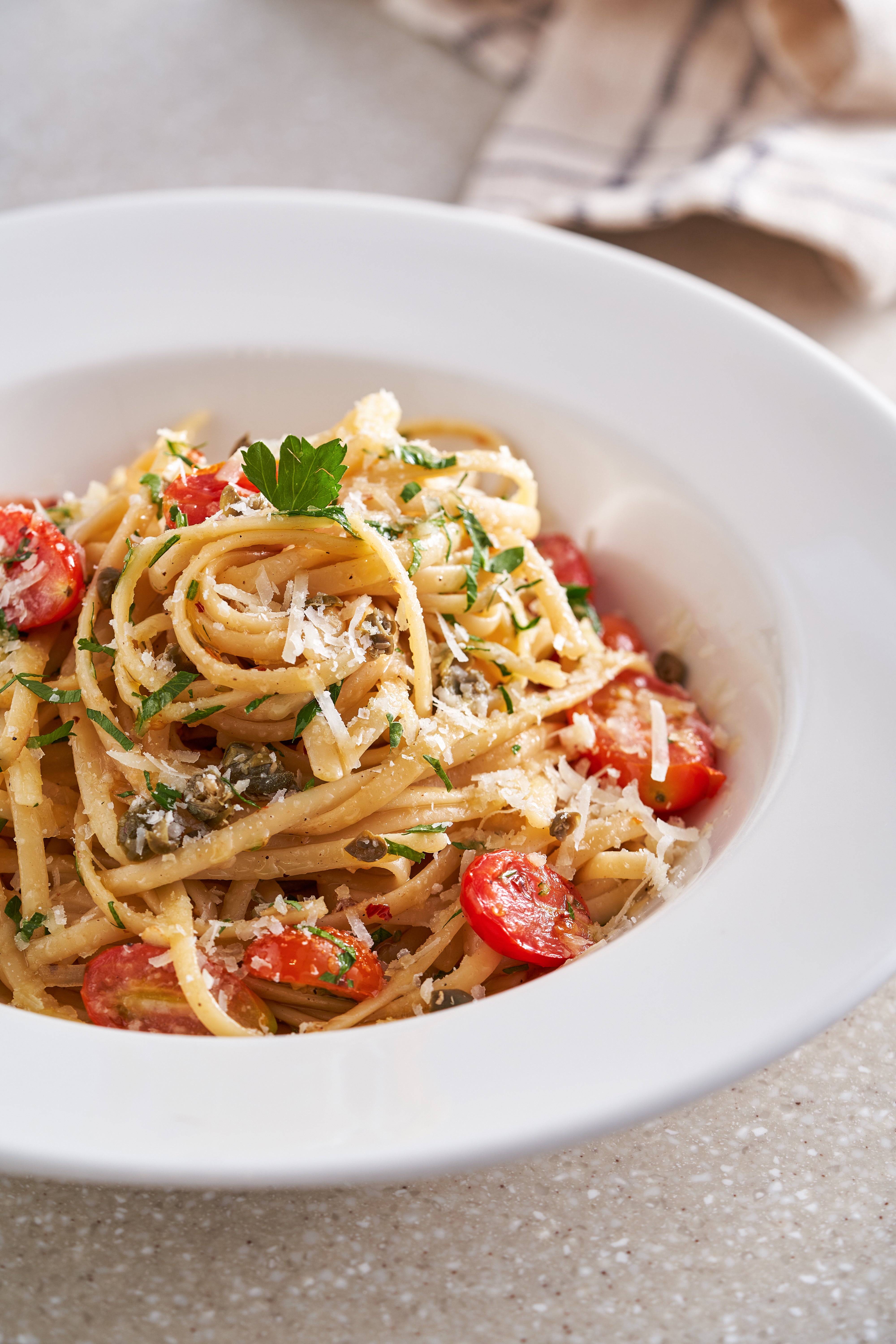 LINGUINE AGLIO OLIO – segafredo-menu